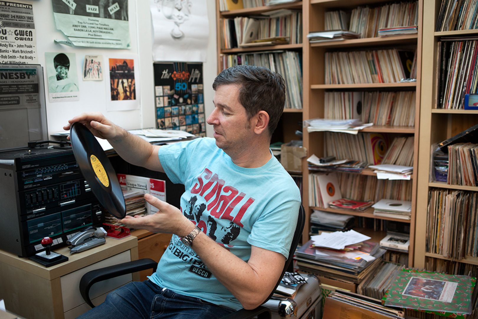 Vinyl Culture: Photographer meets the people who collect, sell and love ...