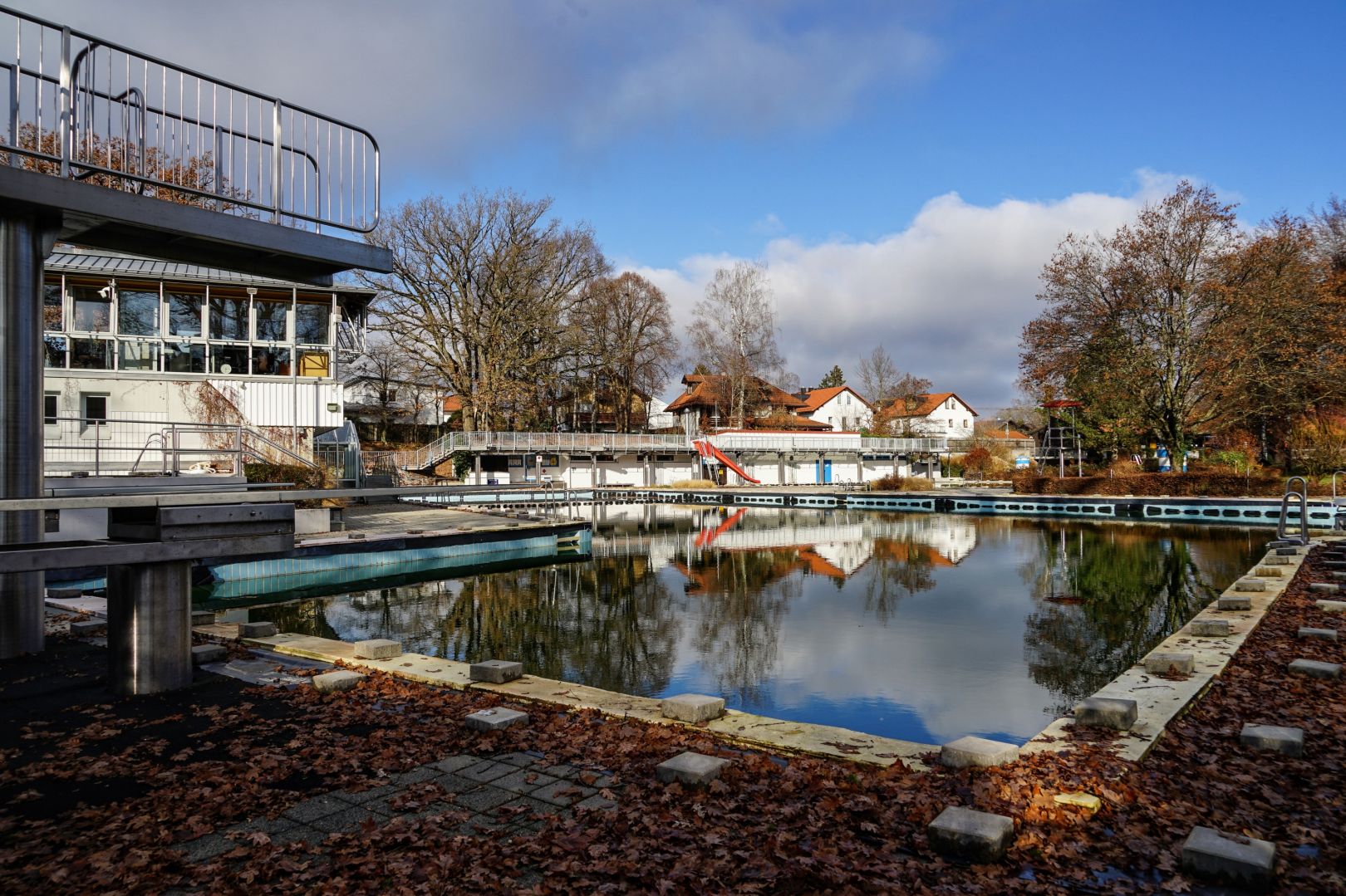 Photographs of a German outdoor pool in winter promise of a summer like ...