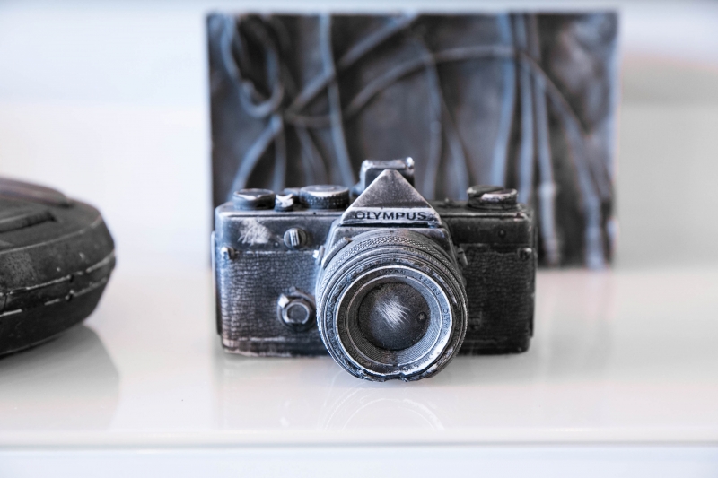 Future Fossils: Artist creates sculptures of once-loved, iconic ...