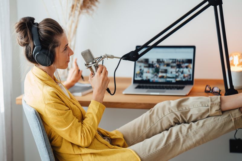 How to start a podcast in 2020: A step-by-step guide for beginners ...