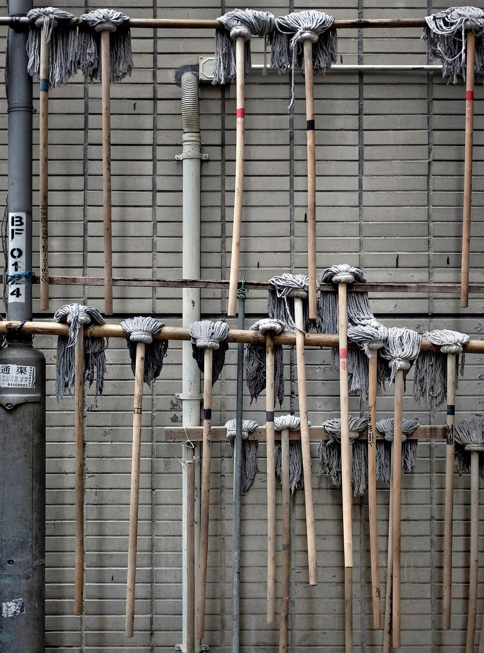 Scavenger Lanes: Photographer captures the back alleys of Hong Kong ...