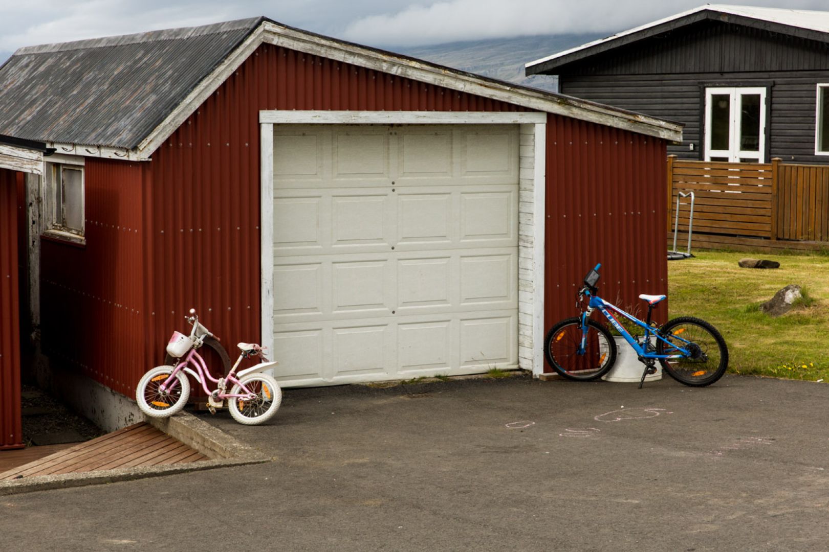 Photographer Luca Arena's non-cliched yet beautiful portrait of Iceland ...
