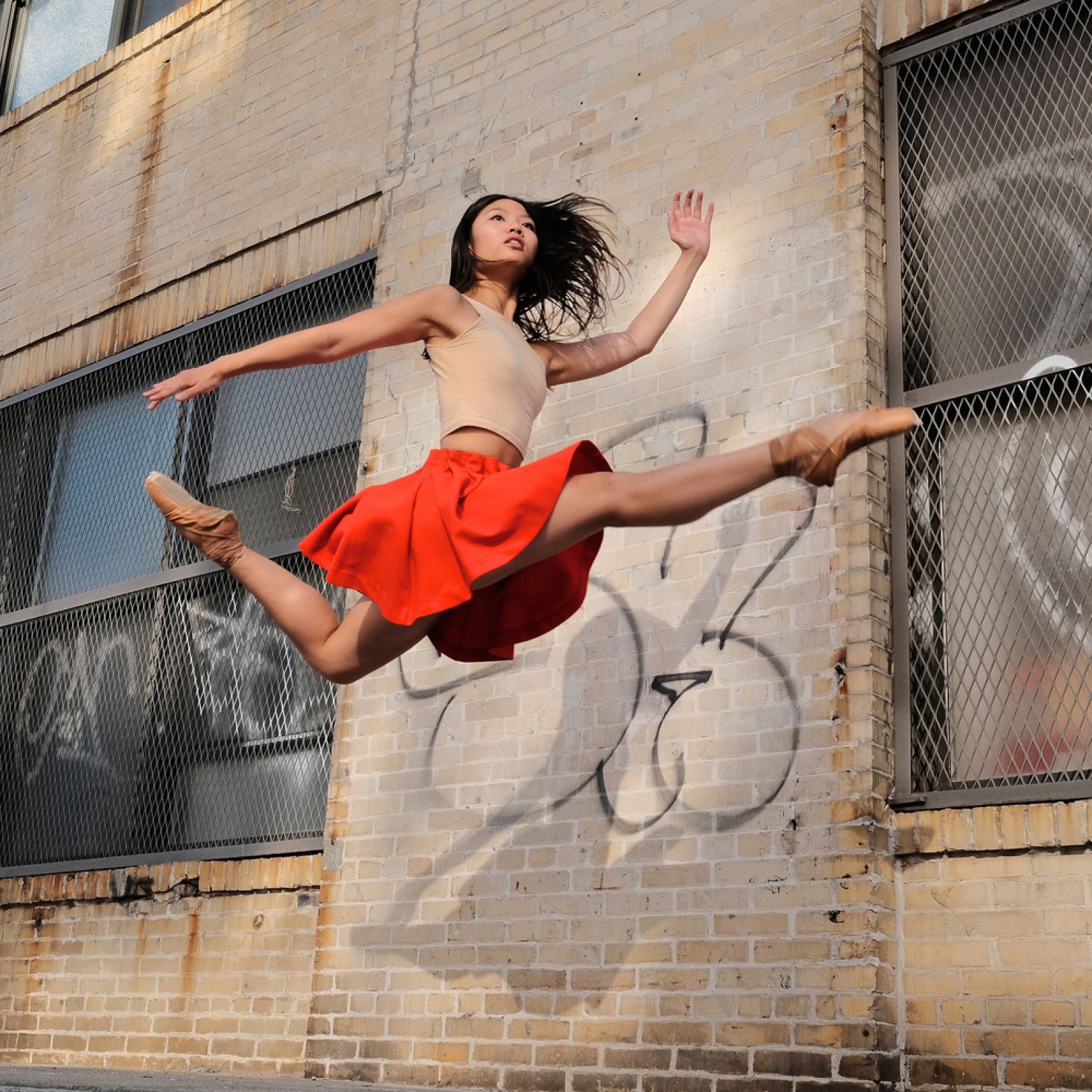 Street Ballet: Photographer captures ballet dancers leaping all over ...