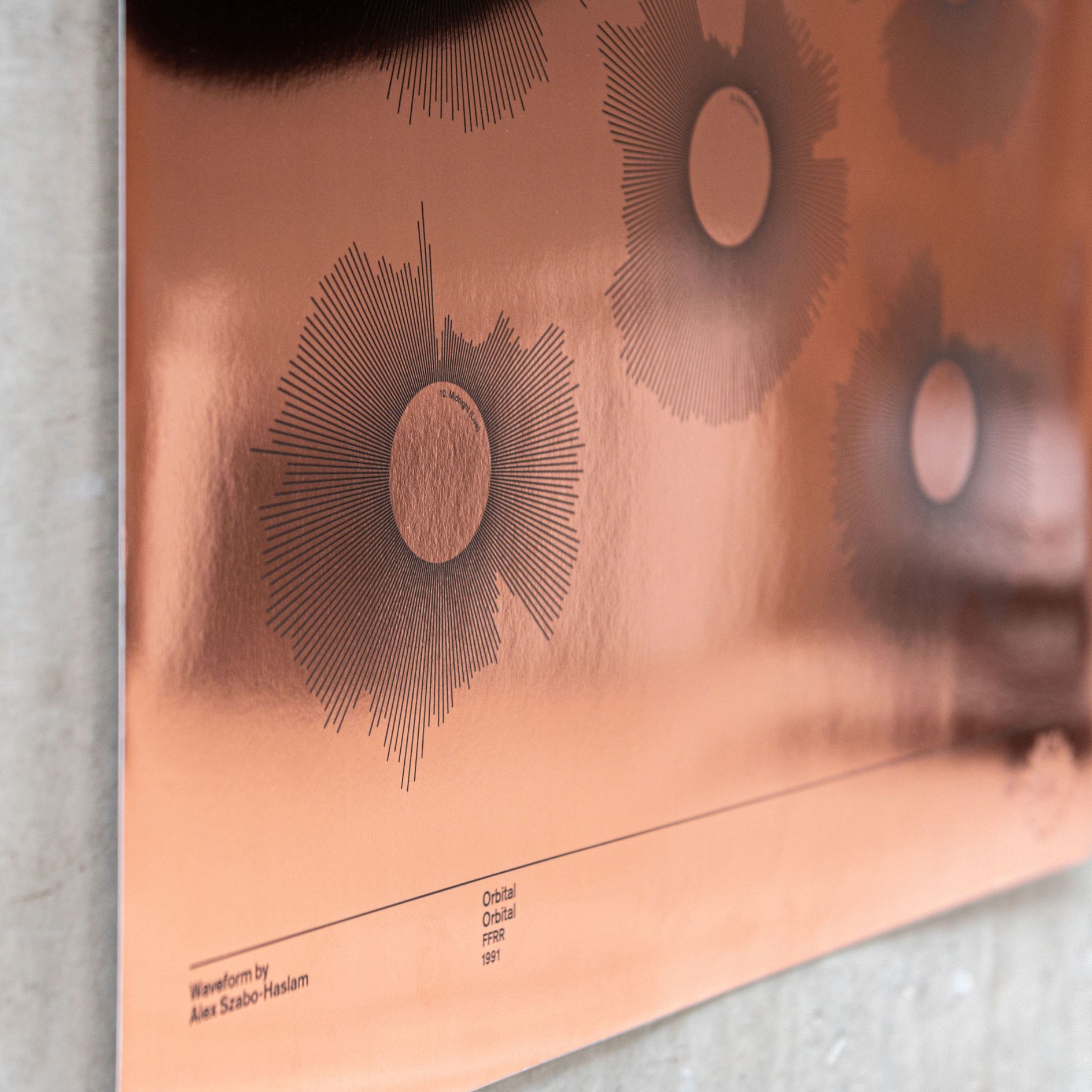 Holographic soundwave artworks that visualise classic dance music ...