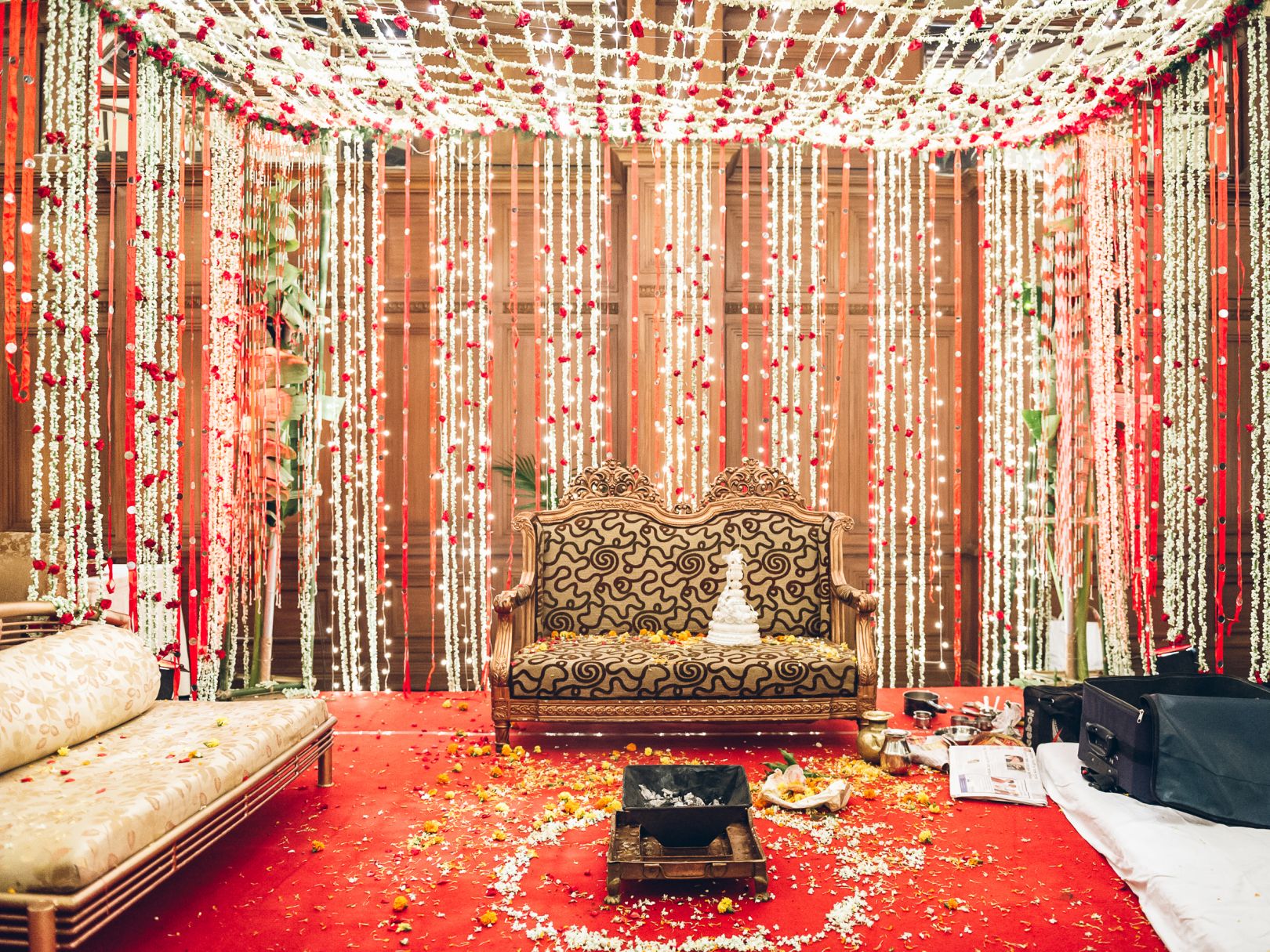 The Indian Wedding: Photographs that document the ceremonies of India's ...