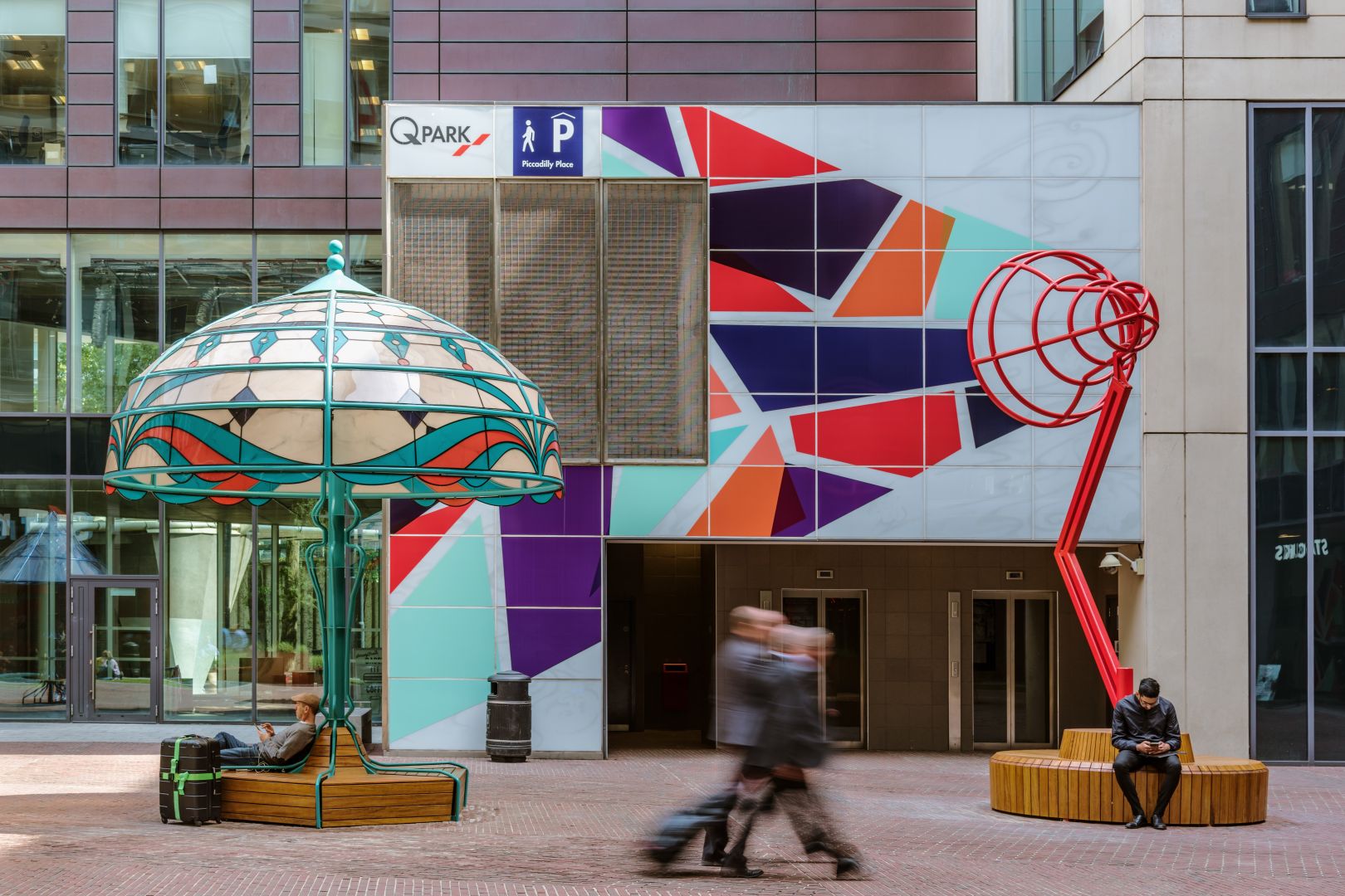 New giant lamp sculptures shine a light on Manchester's epic history ...