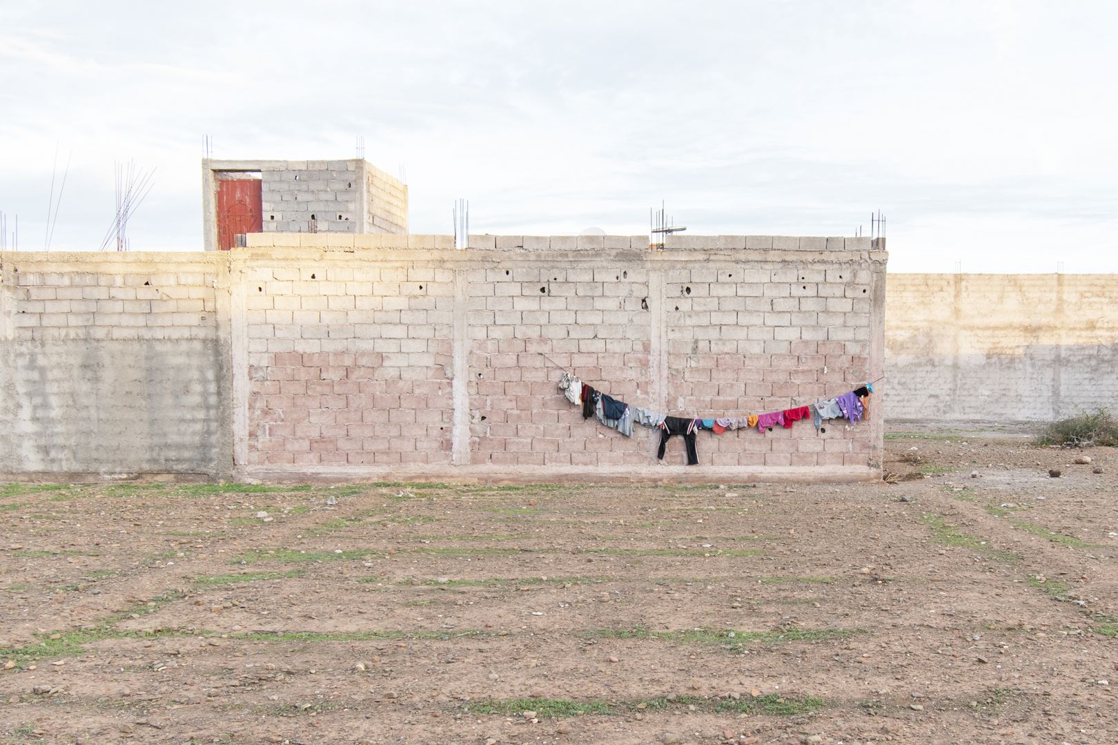 Stuart Allen's beautiful, minimalist photographs of lone buildings in ...