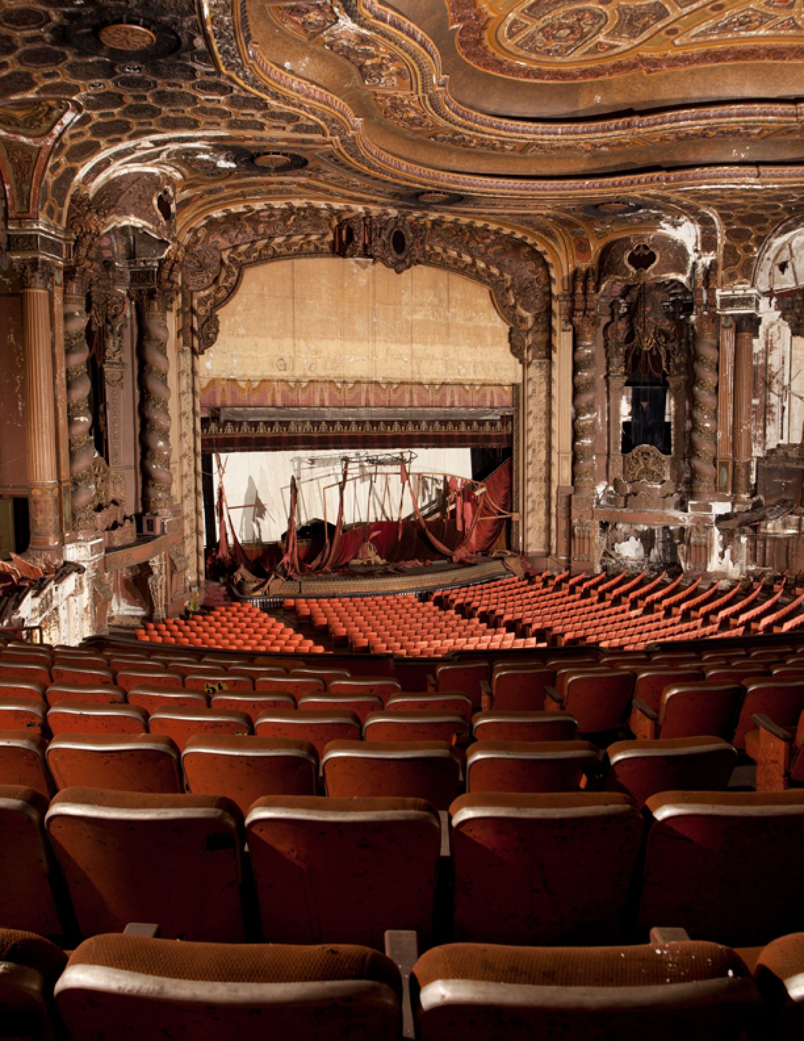 After the Final Curtain: Images that show the fall of the American ...