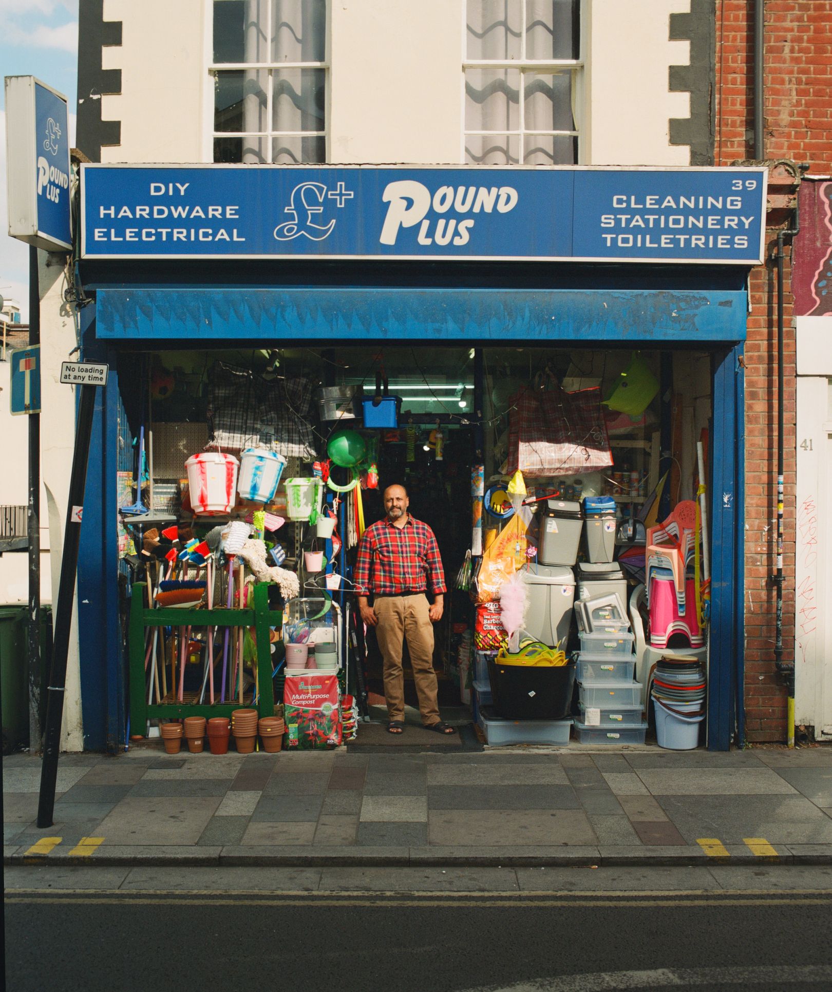 Nico Froehlich's photographs are a reminder of London's overlooked ...