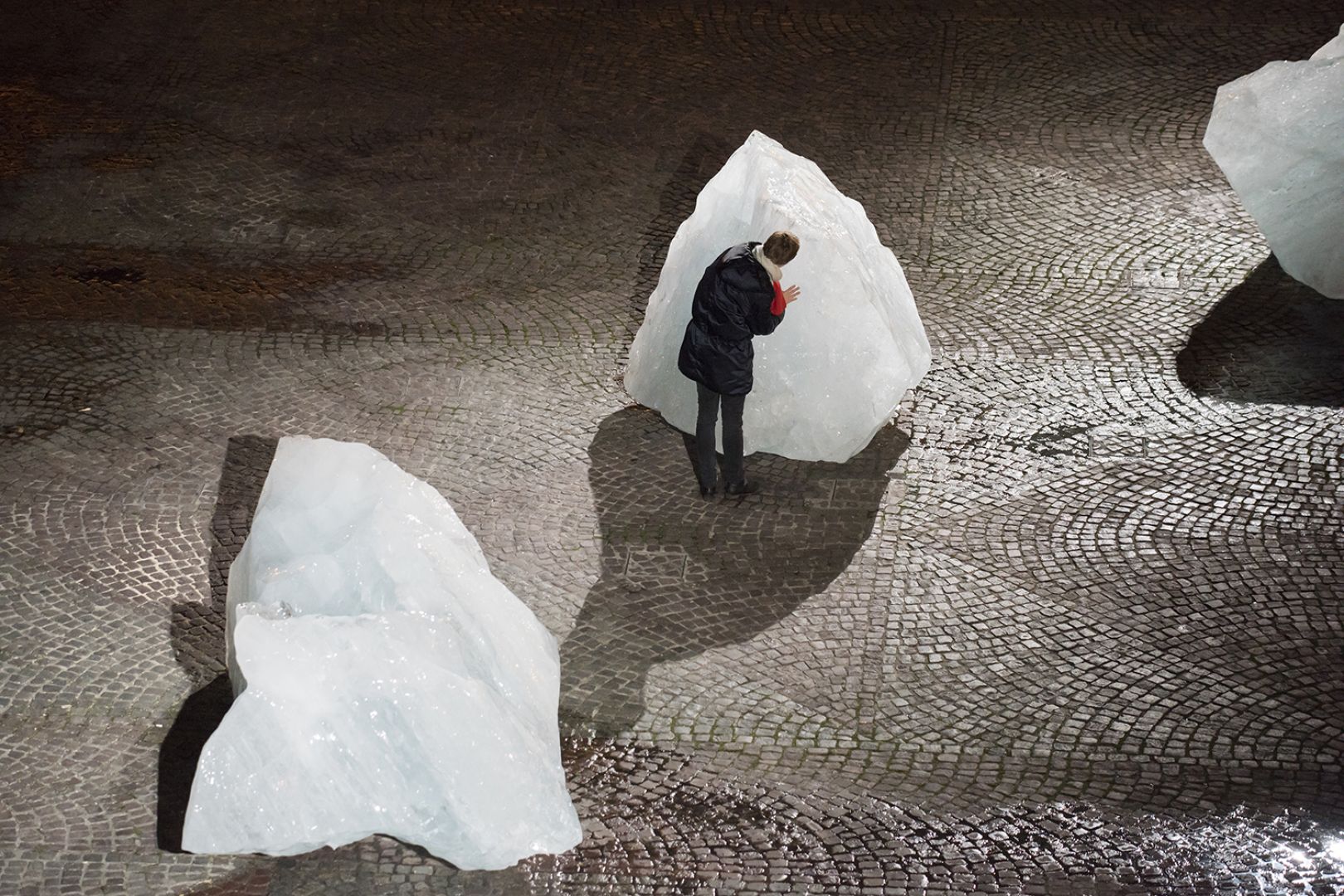 Ice Watch: Artist brings huge icebergs to Paris to raise the issue of ...