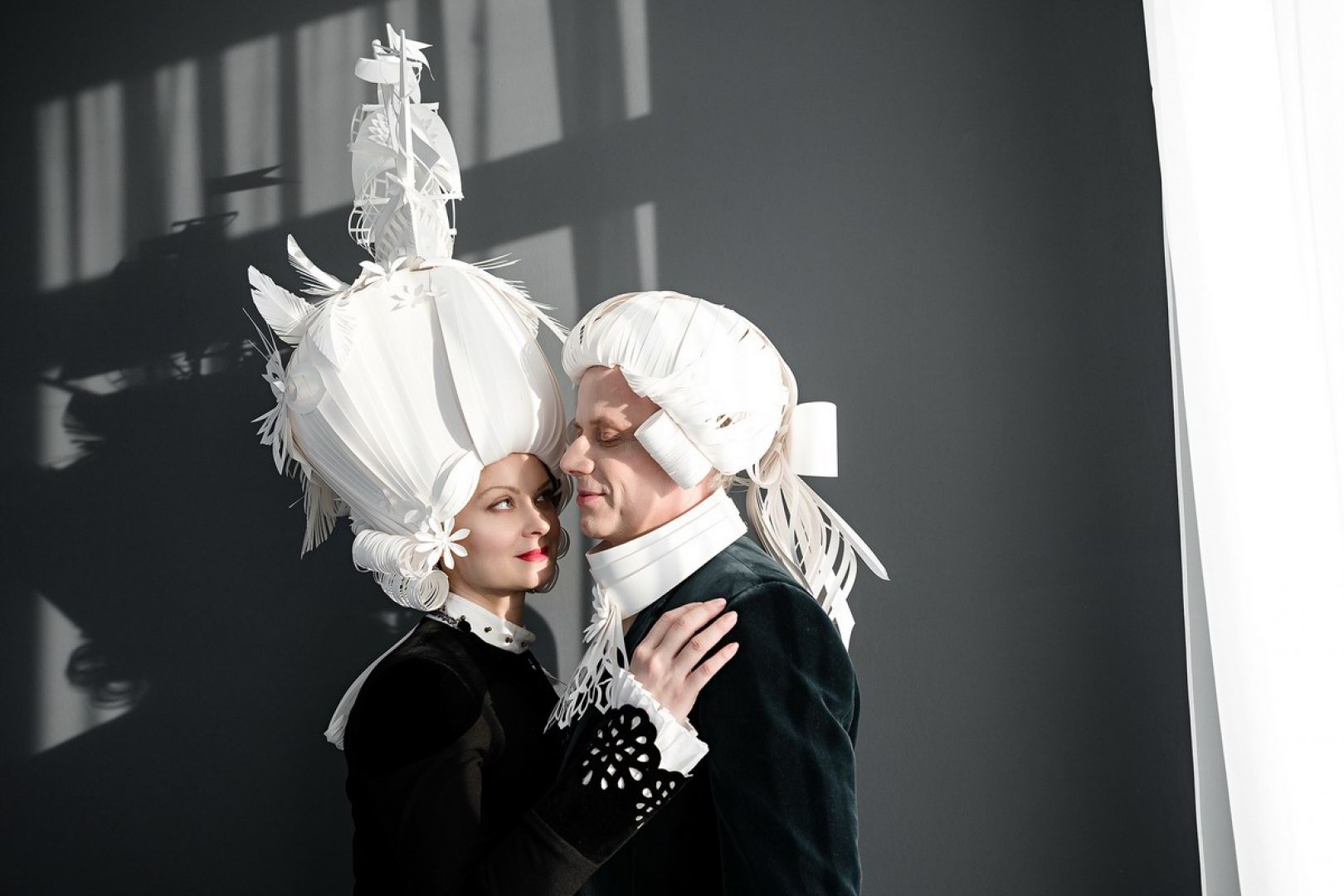 Baroque Paper Wigs: Historical hair pieces made entirely from paper ...