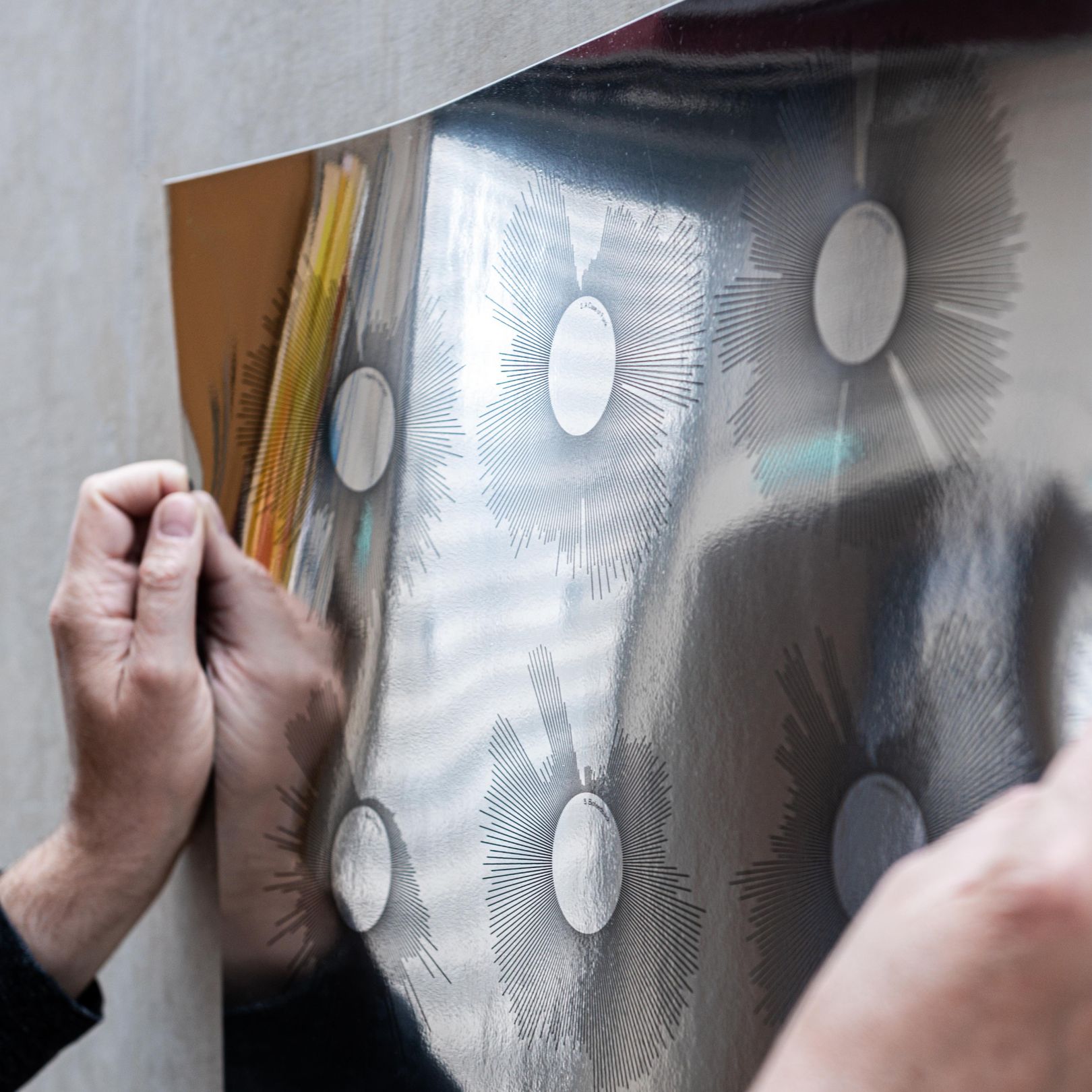 Holographic soundwave artworks that visualise classic dance music ...