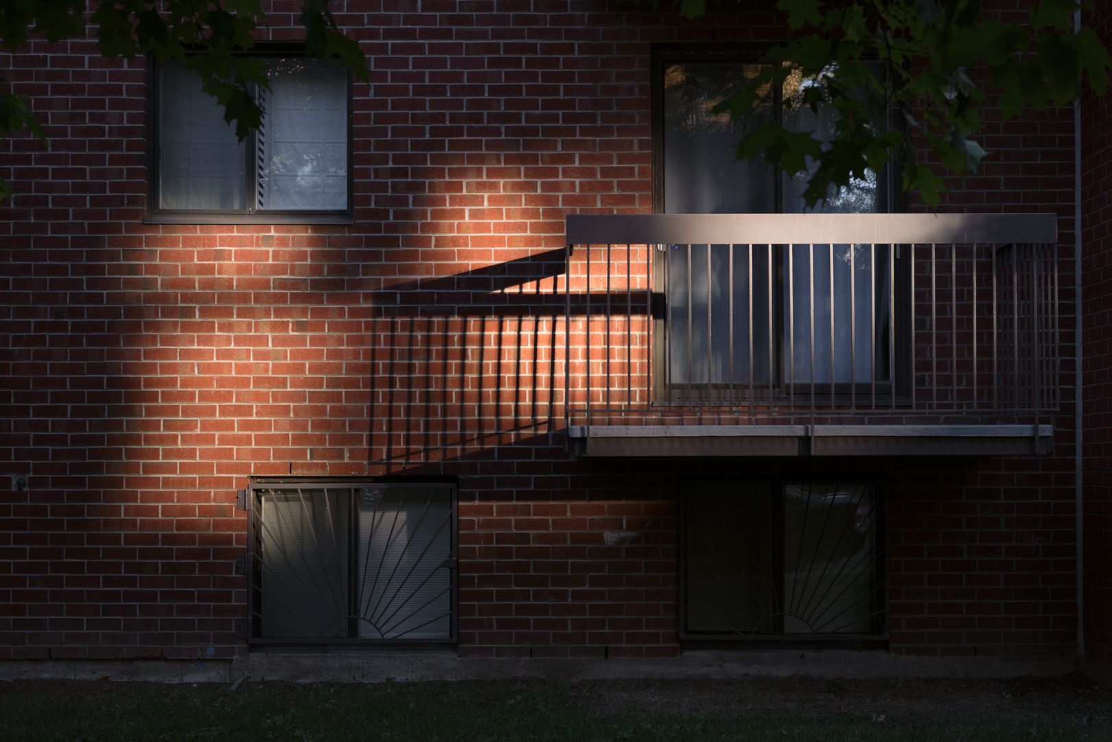 Bright Interval: Photographer beautifully captures the light & warmth ...
